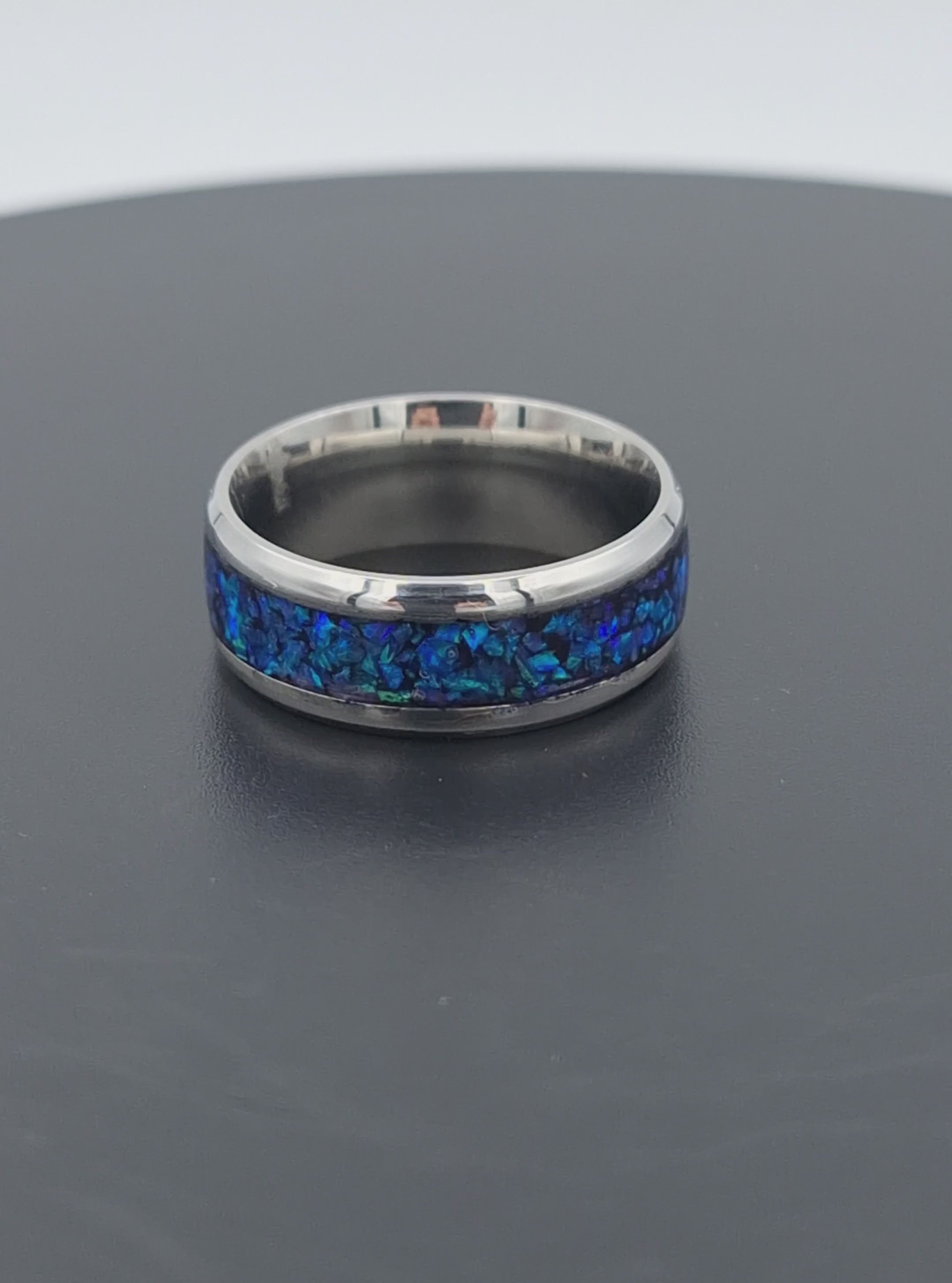 Stainless Steel 8mm Ring With Crushed Opals - Size 9 – Little Tokyo SA